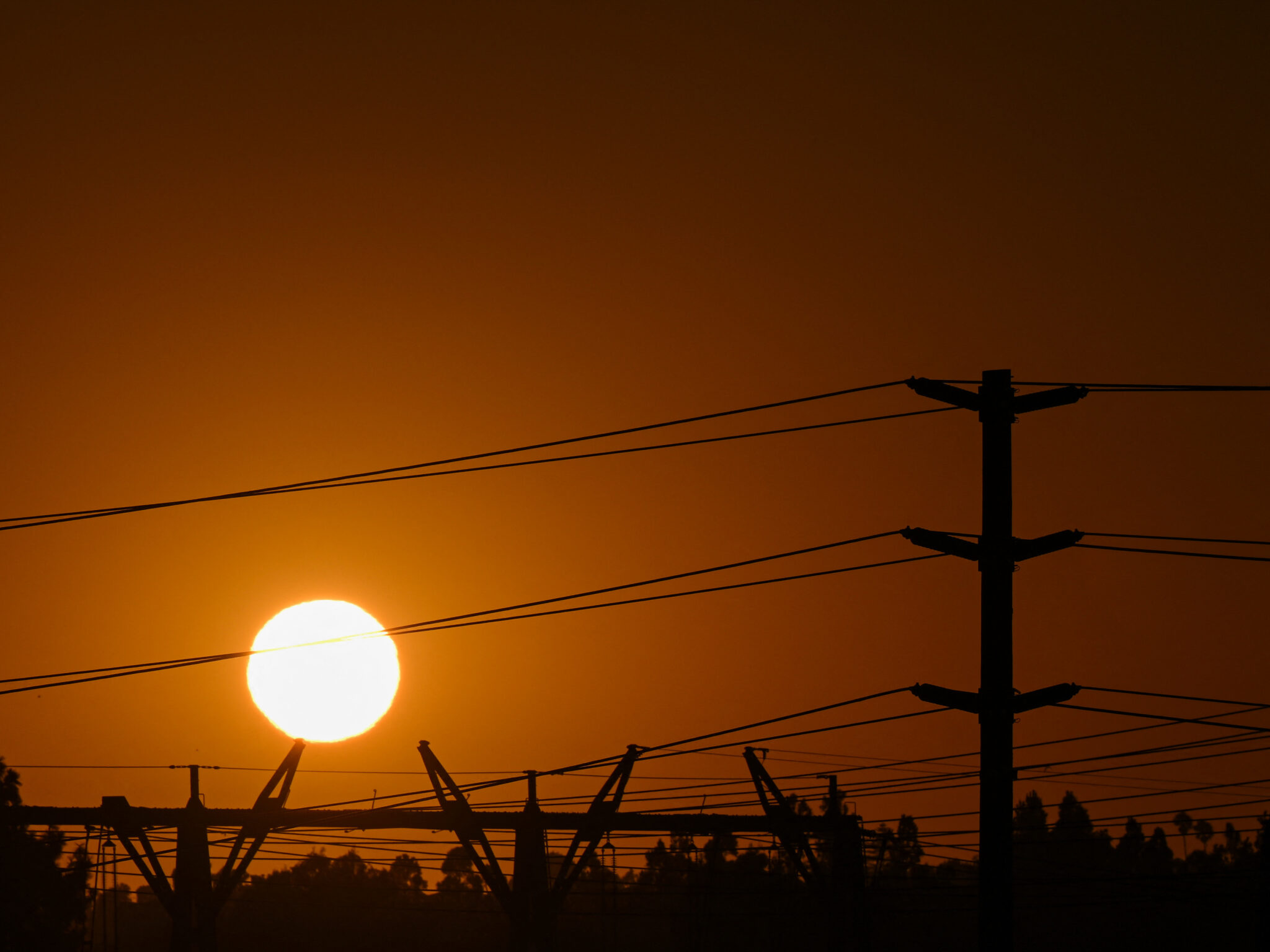 Why Your Electricity Bill Is So High And Why Your Heating Bill Might why-your-electricity-bill-is-so-high-and-why-your-heating-bill-might